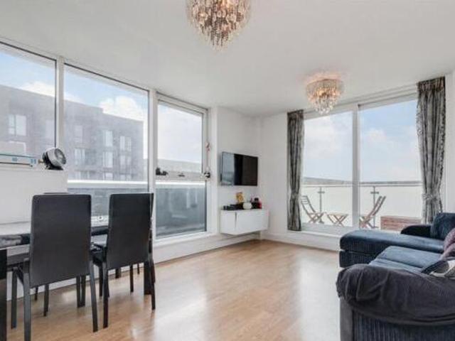 3 Bedroom Penthouse For Rent In 1 Gallions Road