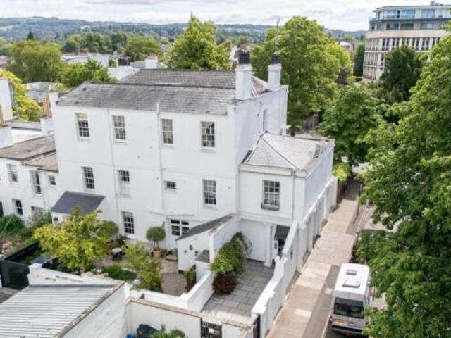 3 bedroom penthouse for sale in Montpellier Spa Road, Cheltenham, Gloucestershire, GL50