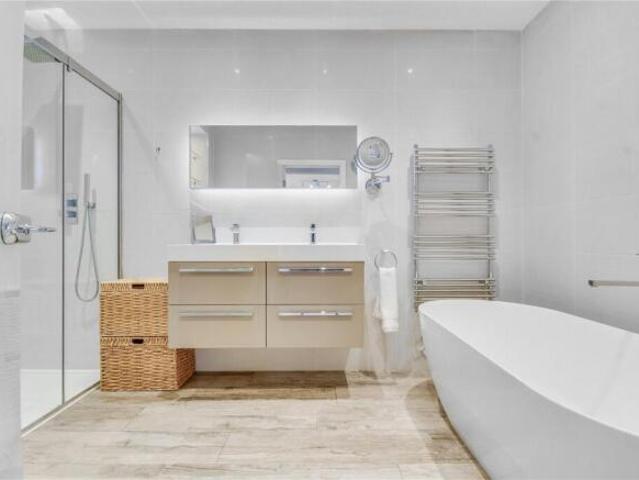 3 bedroom penthouse for sale in New London Road, Chelmsford, Essex, CM2