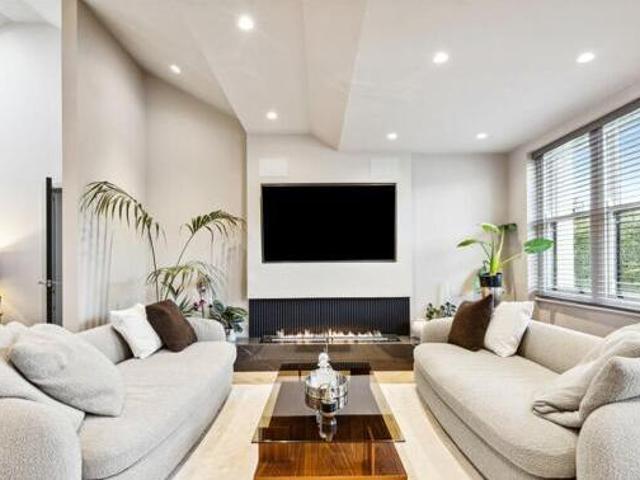 3 Bedroom Penthouse For Sale In Bayswater, London