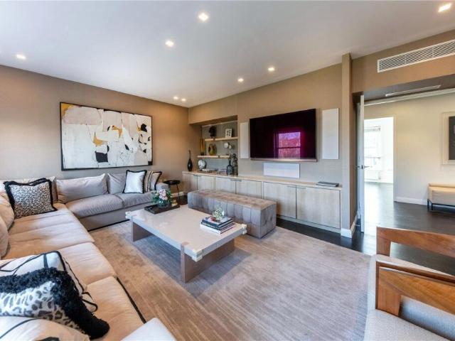 3 bedroom penthouse for sale in Cadogan Place, Knightsbridge, London, SW1X