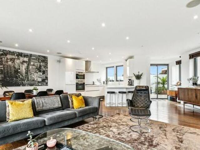 3 Bedroom Penthouse For Sale In Cambridge Road, London