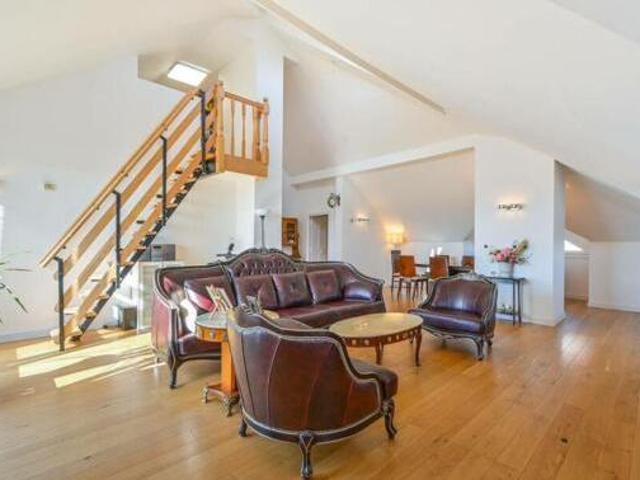 3 Bedroom Penthouse For Sale In Canary Wharf, London