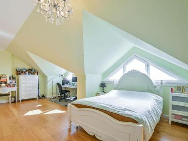 3 Bedroom Penthouse For Sale In Canary Wharf, London