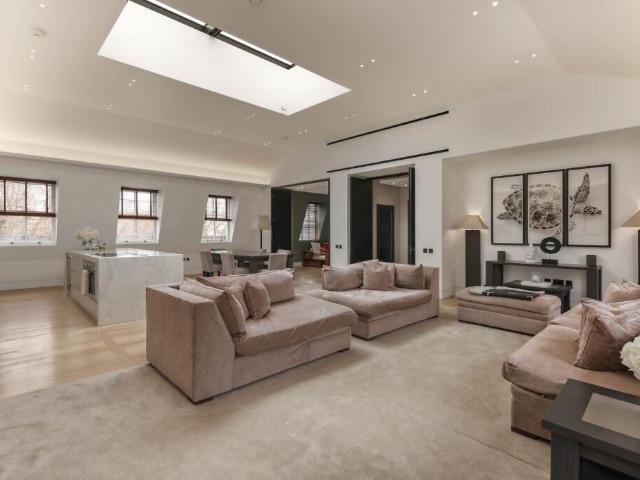3 bedroom penthouse for sale in Craven Hill Gardens, Bayswater, W2