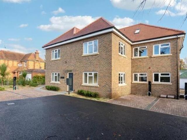 3 Bedroom Penthouse For Sale In Ducks Hill Road, Northwood