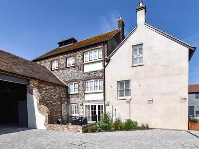 3 bedroom penthouse for sale in Eagle Brewery Yard Brewery Hill Arundel West Sussex BN18 BN18