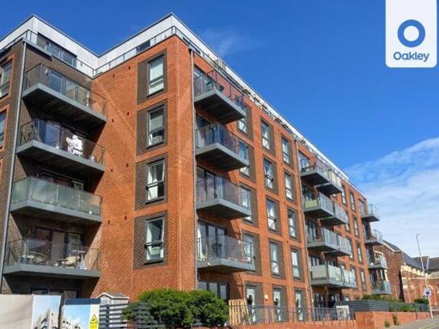 3 Bedroom Penthouse For Sale In Goldstone Lane