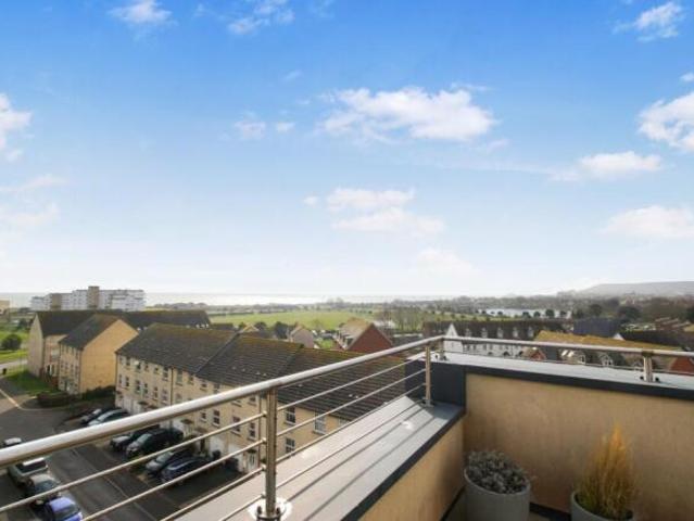 3 bedroom penthouse for sale in Groombridge Avenue, Eastbourne, BN22