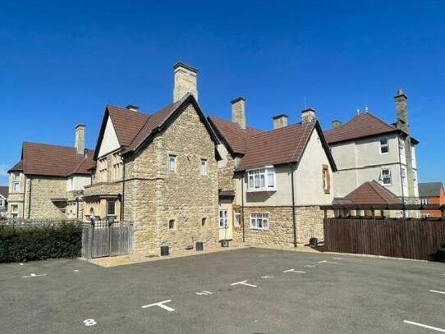 3 Bedroom Penthouse For Sale In Hensman Close, Rushden