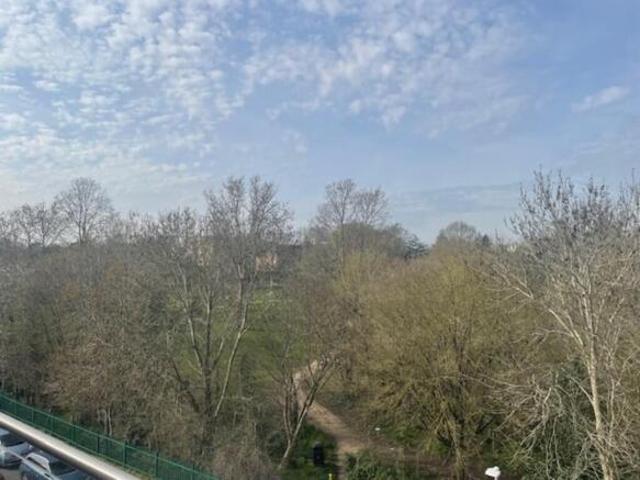 3 bedroom penthouse for sale in Hollyfield Road, Surbiton, KT5