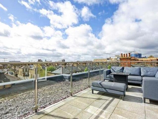 3 Bedroom Penthouse For Sale In London