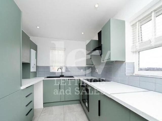 3 Bedroom Penthouse For Sale In London