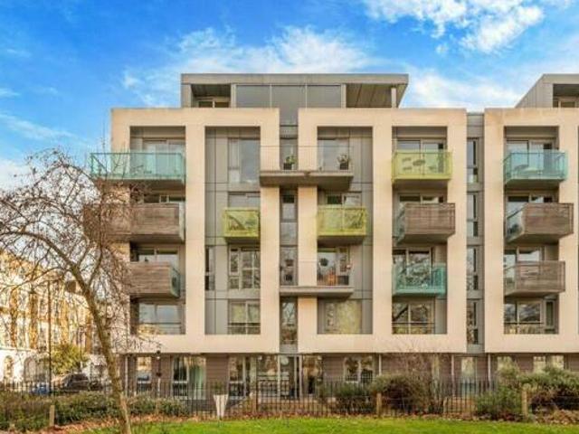 3 Bedroom Penthouse For Sale In London