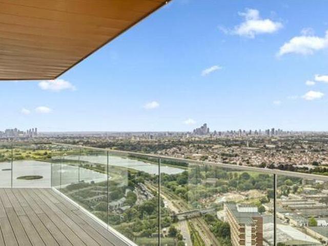 3 Bedroom Penthouse For Sale In London