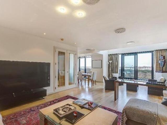 3 Bedroom Penthouse For Sale In London