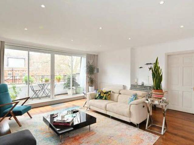 3 Bedroom Penthouse For Sale In London