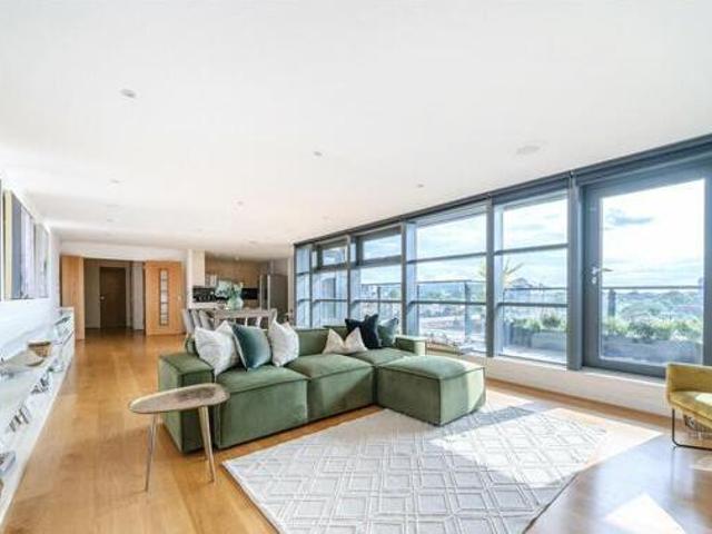 3 Bedroom Penthouse For Sale In London