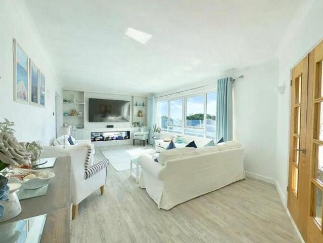 3 bedroom penthouse for sale in Penthouse, West Cliff Road, West Cliff, Bournemouth, BH4