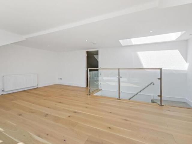 3 bedroom penthouse for sale in South Parade, Southsea, PO5
