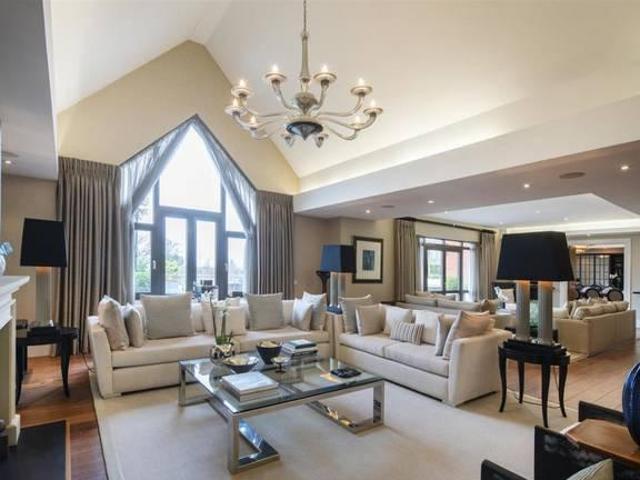 3 bedroom penthouse for sale in The Bishops Avenue N2 N2