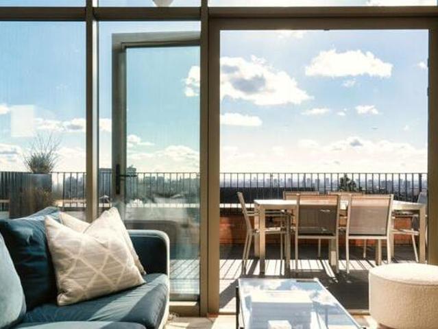 3 Bedroom Penthouse For Sale In West Hampstead, London