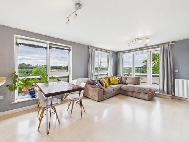 3 bedroom penthouse to rent