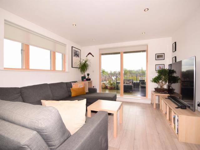 3 bedroom penthouse to rent