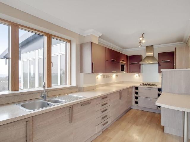 3 bedroom penthouse to rent
