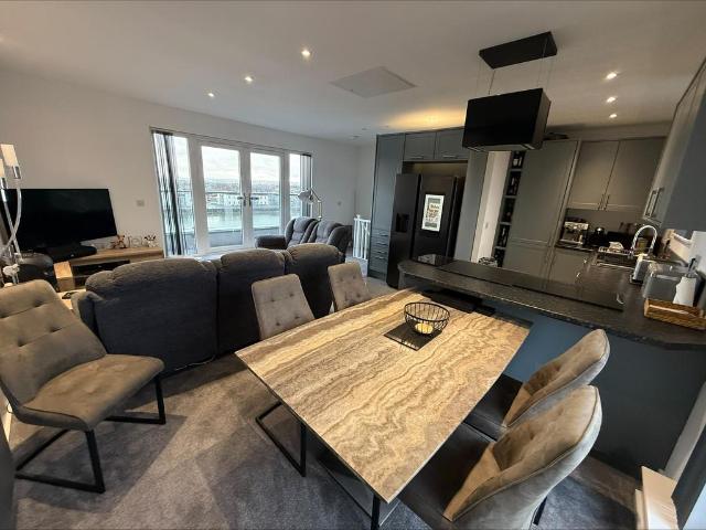 3 bedroom penthouse to rent