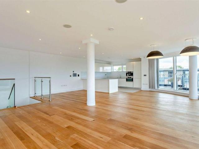3 bedroom penthouse to rent