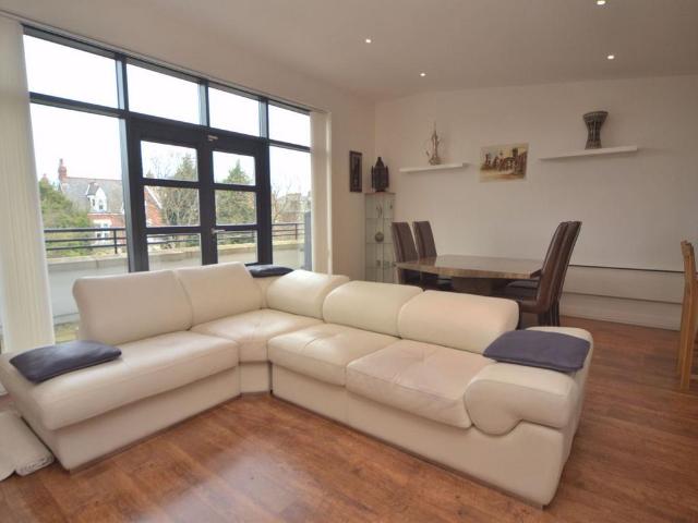3 bedroom penthouse to rent
