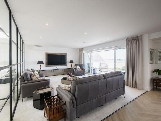 3 bedroom penthouse to rent