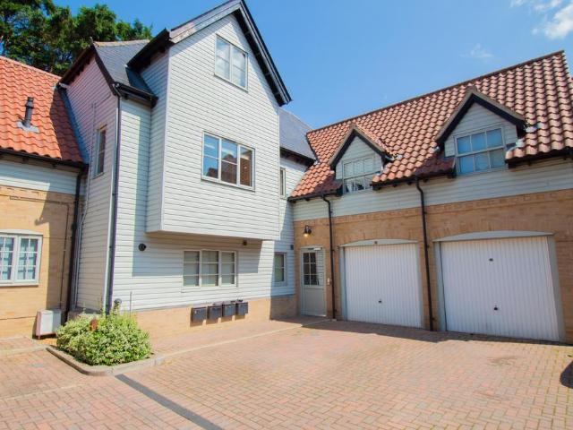 3 bedroom penthouse to rent