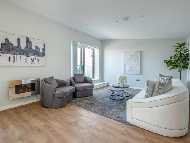 3 bedroom penthouse to rent
