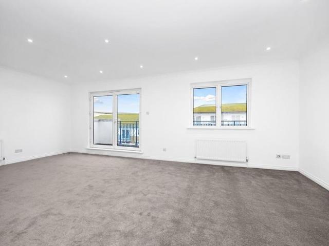 3 bedroom penthouse to rent