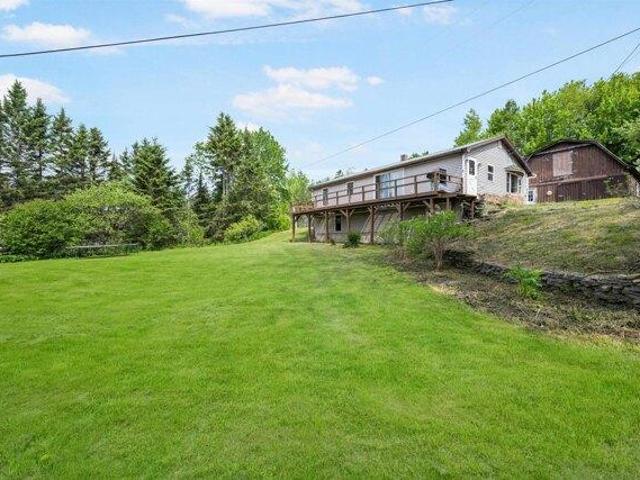 3 bedroom, Pittsburg NH 03592 104792006