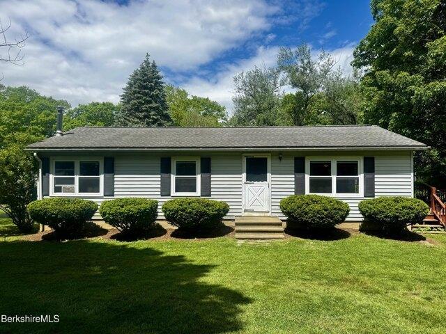 3 bedroom, Pittsfield MA 01201 103437278