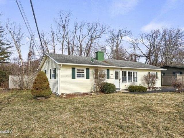 3 bedroom, Pittsfield MA 01201 LS102586831