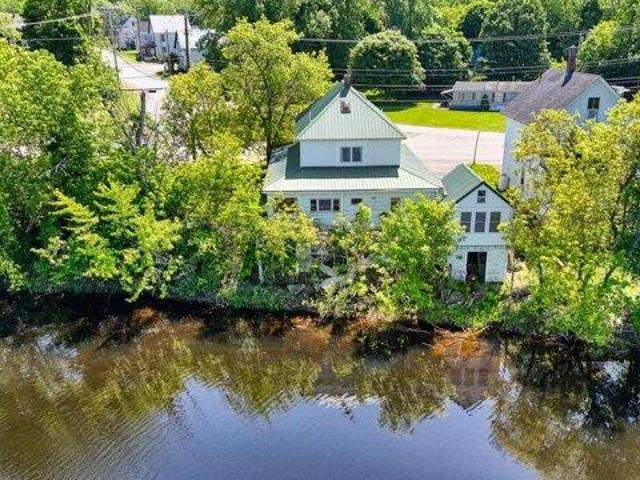3 bedroom, Pittsfield ME 04967 103187453