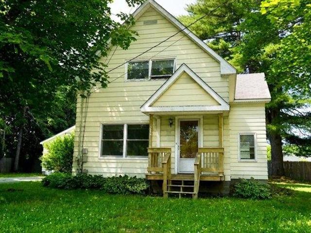 3 bedroom, Pittsfield ME 04967 104189960