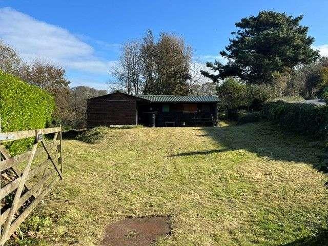 3 Bedroom Plot Commercial