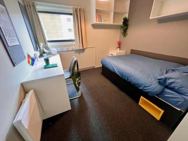 3 bedroom private hall for rent in Arundel Street, Sheffield, S1