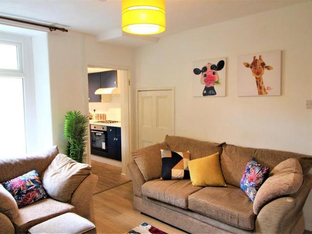 3 bedroom private halls to rent