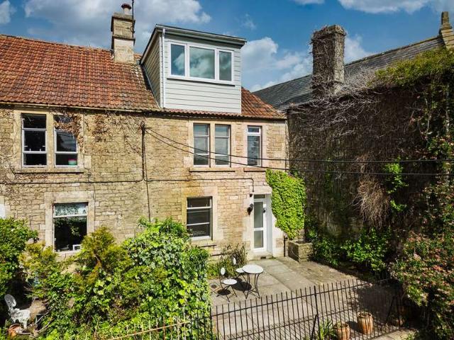 3 Bedroom Cottage House