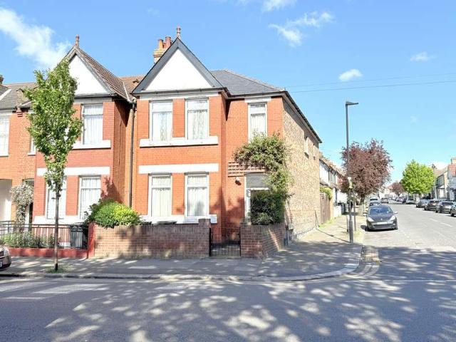 4 Bedroom Property