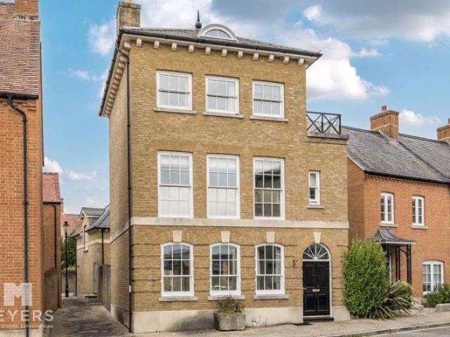 4 Bedroom Property