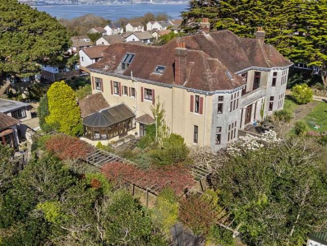 3 Bedroom Property