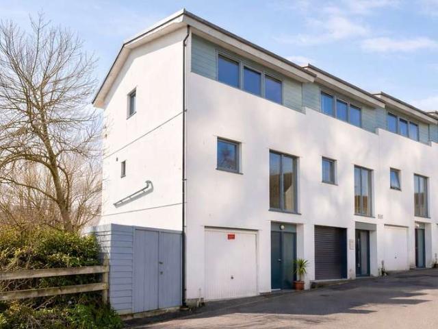 3 Bedroom Property