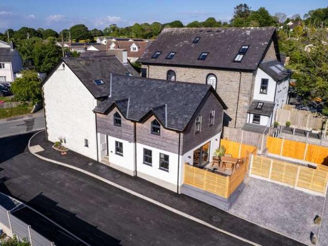 3 Bedroom Property